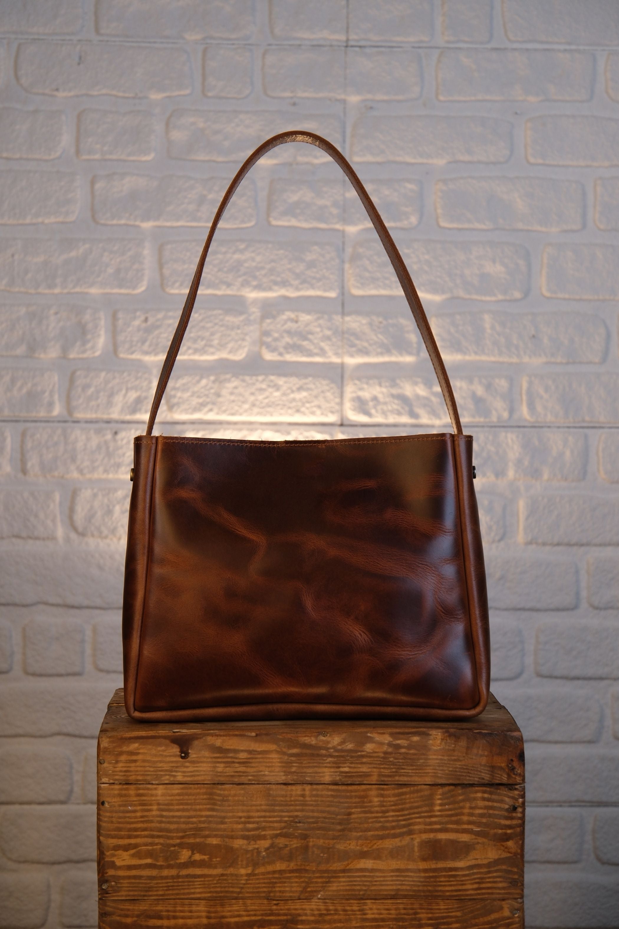 Monabag – Semender Leather Goods